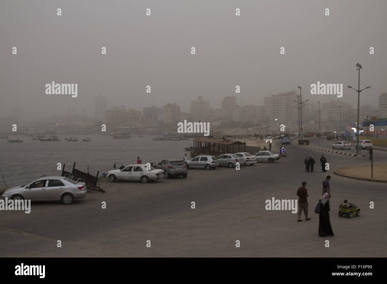 Gaza City, The Gaza Strip, Palestine. 8th Sep, 2015. Gazans at Gaza ...