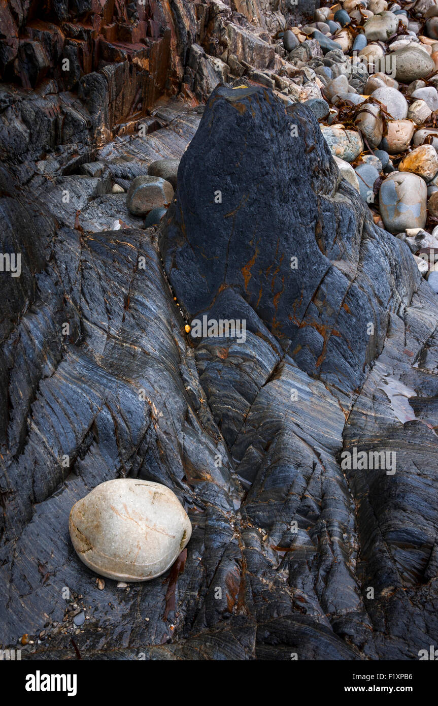 Natural abstract of detail on Abermawr beach in Pembrokeshire, Wales ...