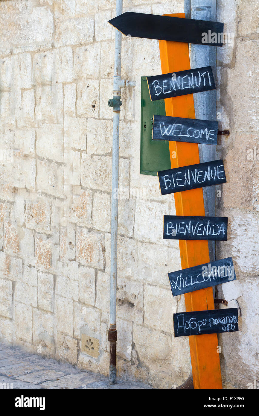 Welcome Signs Languages High Resolution Stock Photography and Images ...