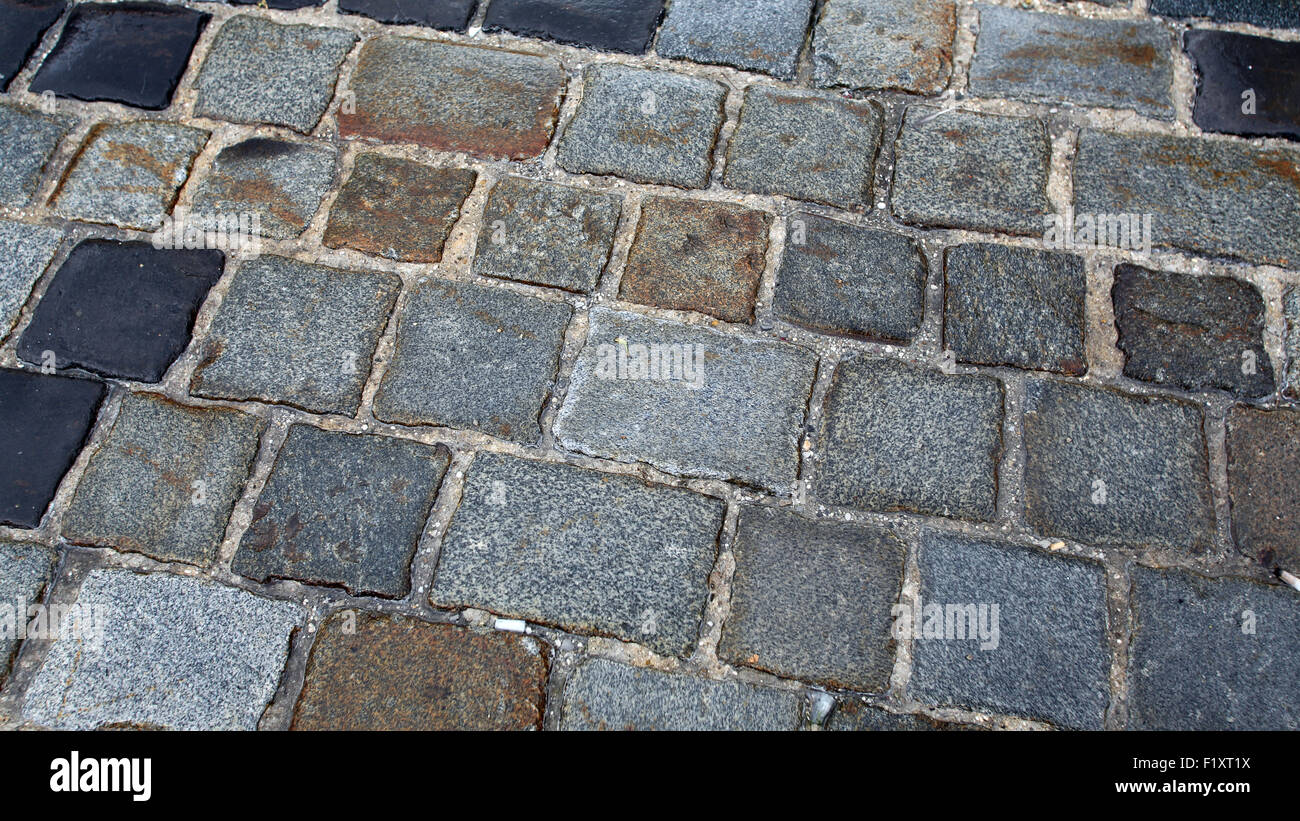 Cobblestone footpath hi-res stock photography and images - Alamy