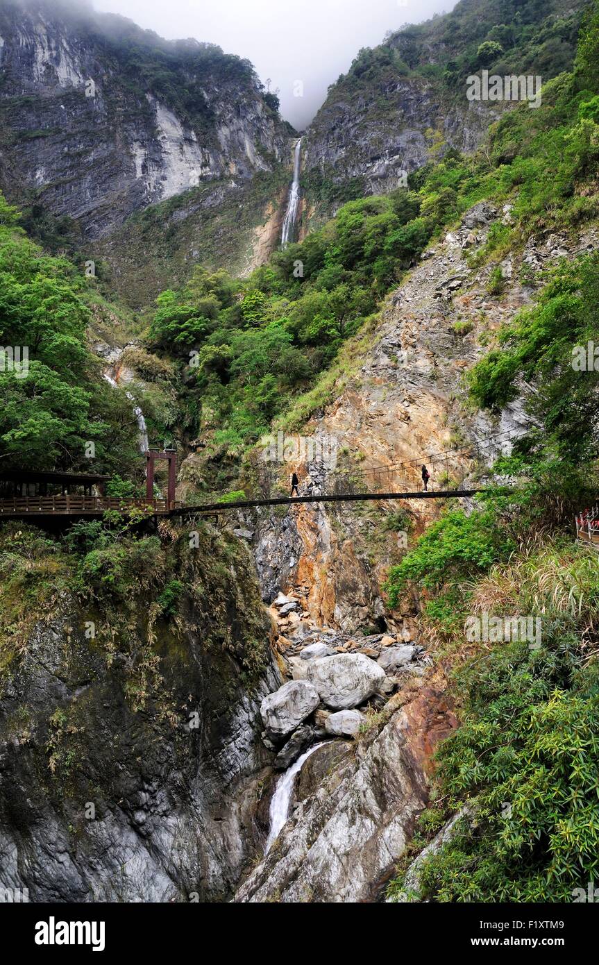 Taiwan, Hualien (Hualian), Taroko national park, bridge on Baiyang ...