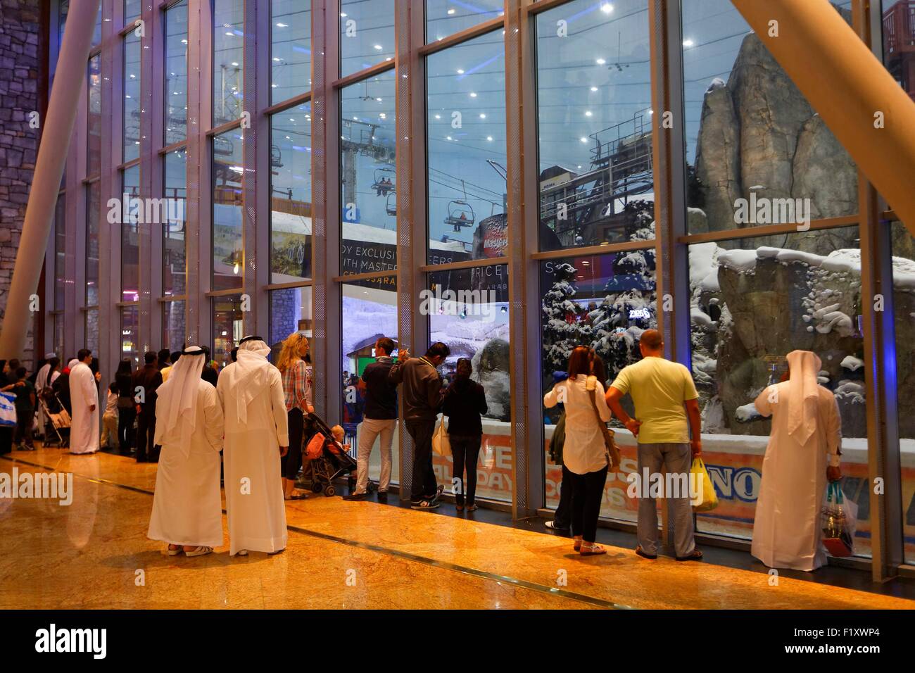 Dubai mall roof architecture hi-res stock photography and images - Alamy