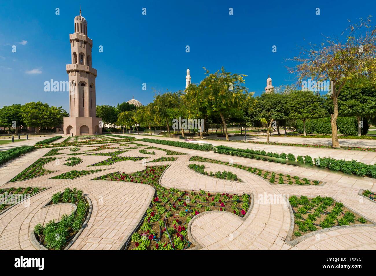 Oman, Muscat, Sultan Qaboos Grand Mosque, gardens Stock Photo - Alamy