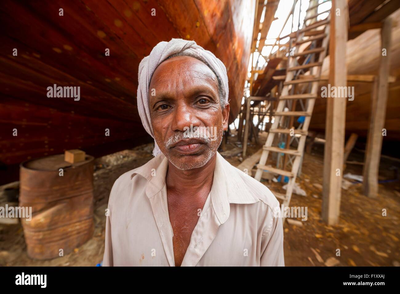 Sur oman dhow hi-res stock photography and images - Alamy