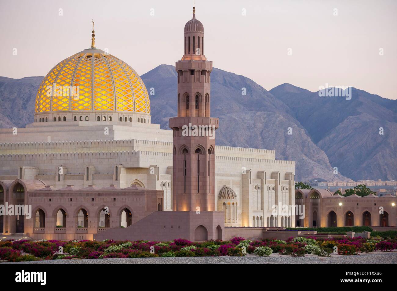 Muscat oman grand mosque hi-res stock photography and images - Alamy