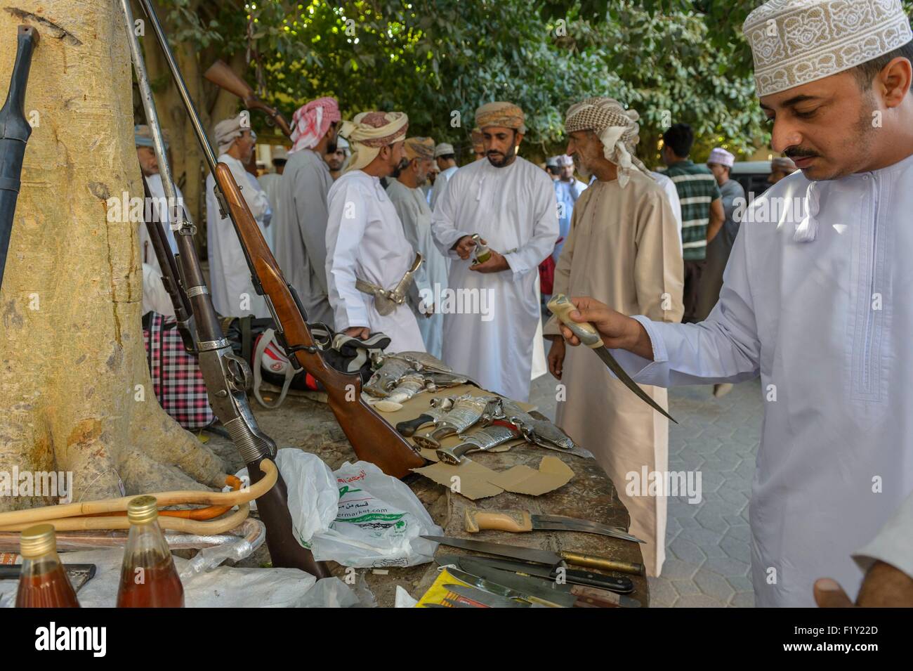 Sultanate of Oman, gouvernorate of Ad-Dakhiliyah, Nizwa, guns market ...