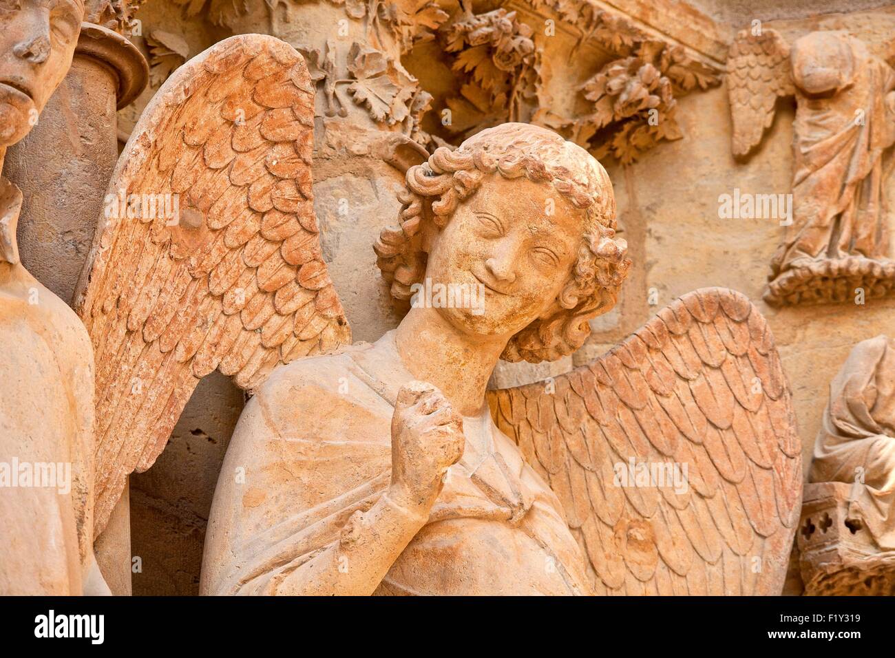 Smiling angel statue notre dame hi-res stock photography and images - Alamy