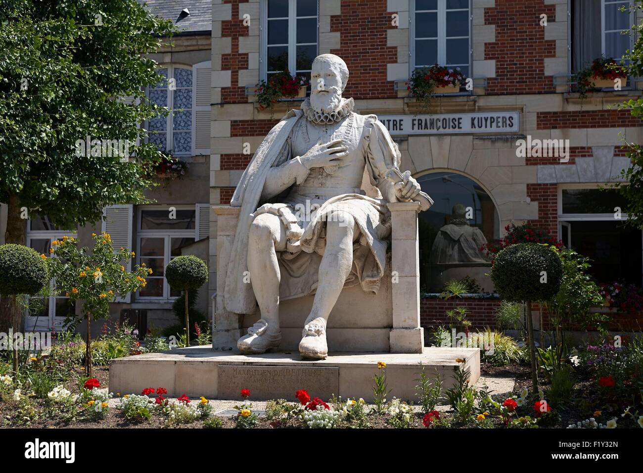 France, Loiret, Sully sur Loire, statue of Maximilien de Bethune, Duke ...
