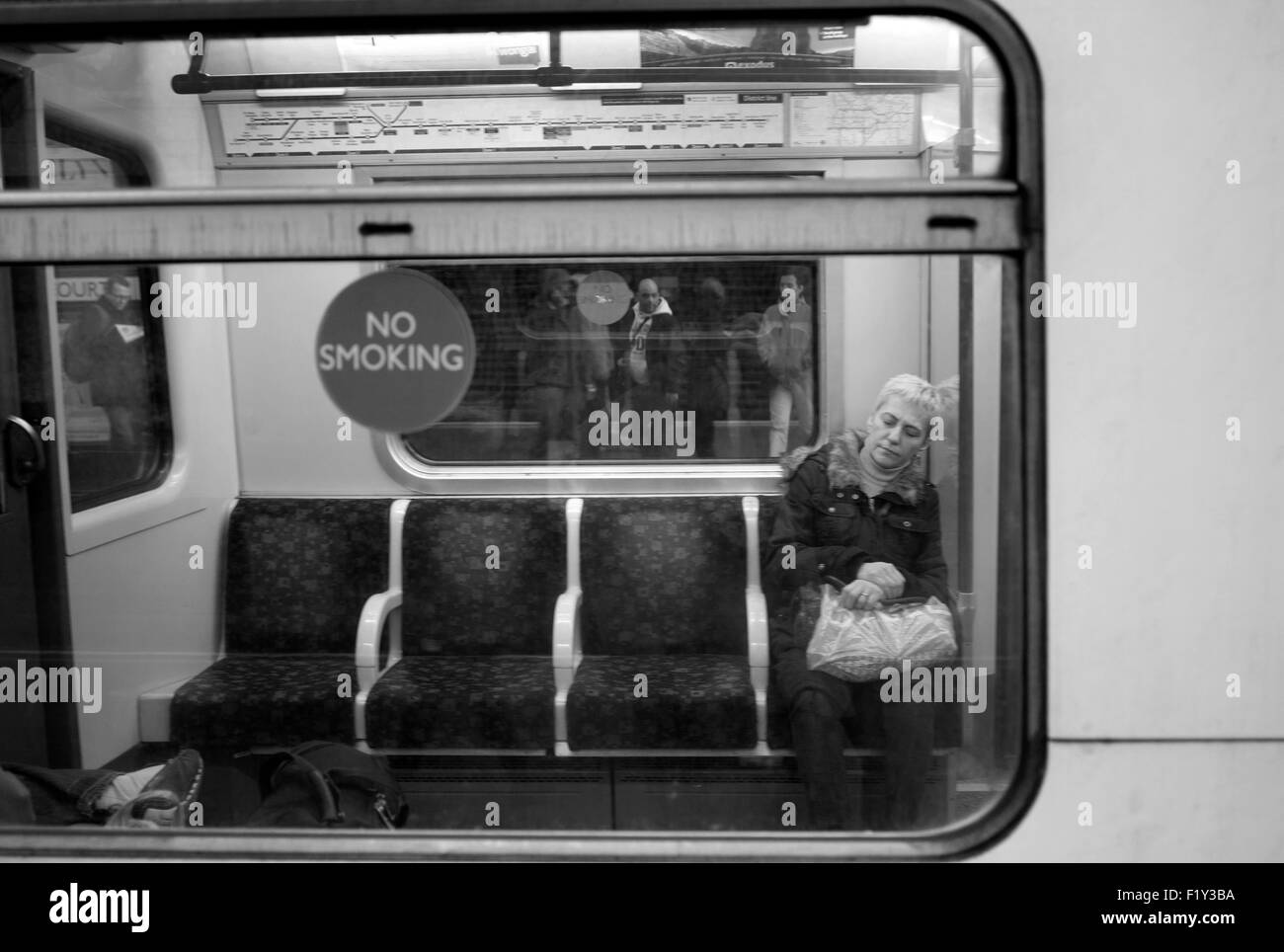 English passenger train white Black and White Stock Photos & Images - Alamy