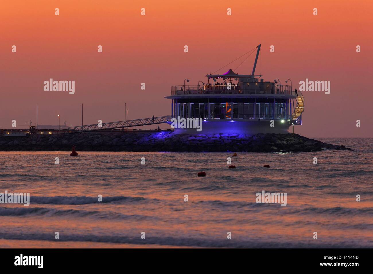 360 bar dubai hi-res stock photography and images - Alamy