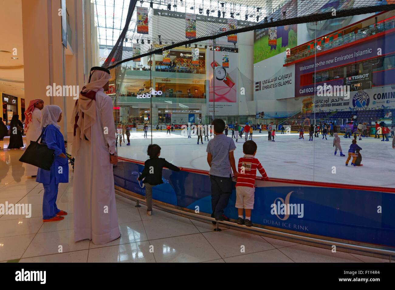 United Arab Emirates, Dubai, Downtown Dubai, Dubai Mall, olympic ice ...