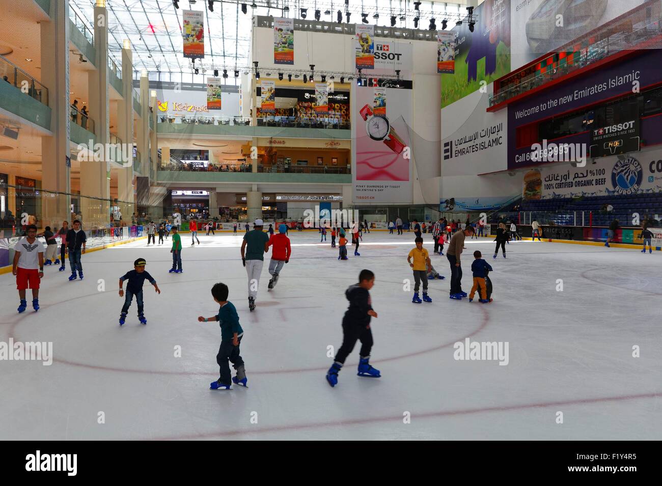 United Arab Emirates, Dubai, Downtown Dubai, Dubai Mall, olympic ice ...