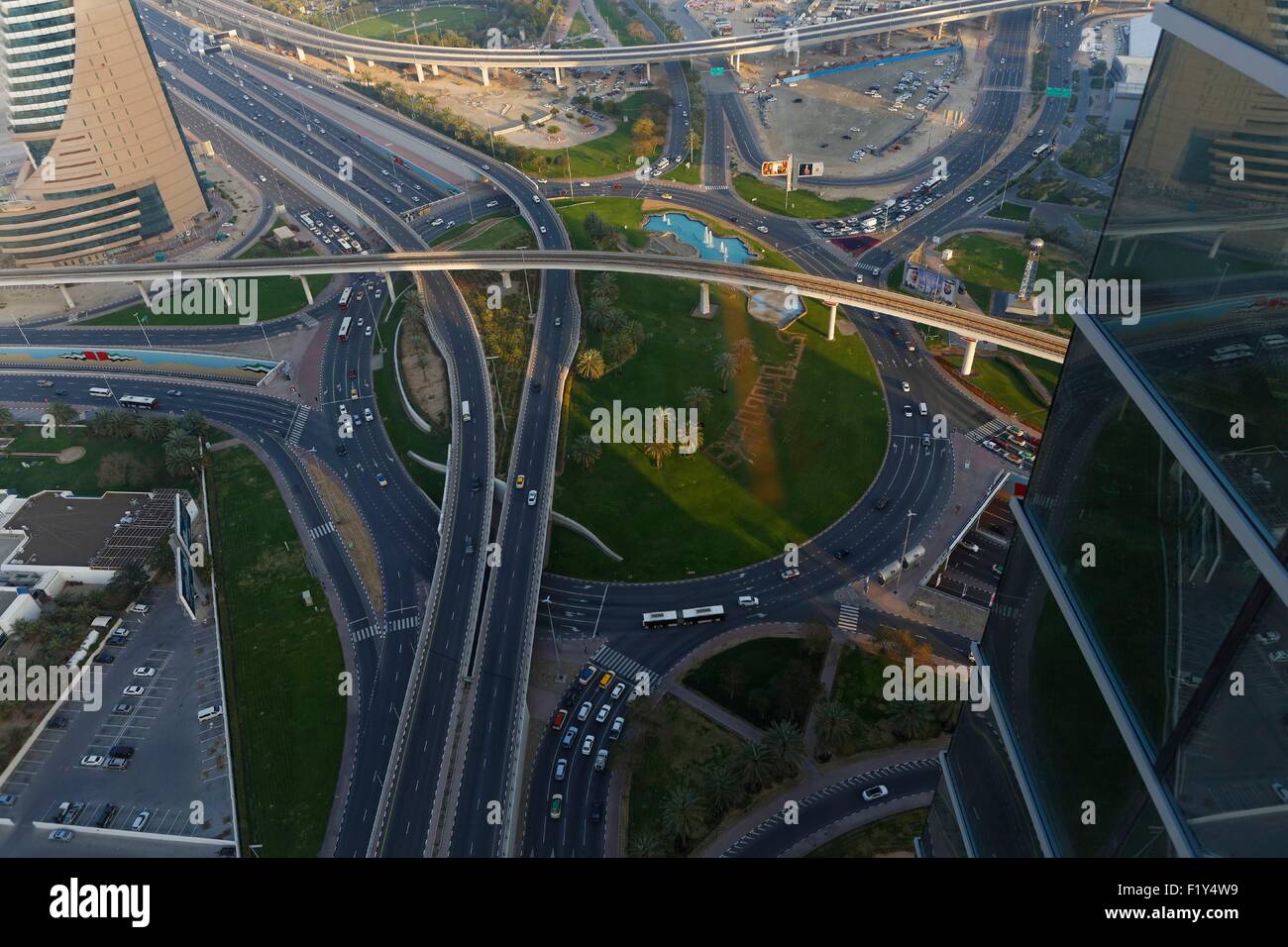 Interchange sheikh zayed road dubai hi-res stock photography and images ...