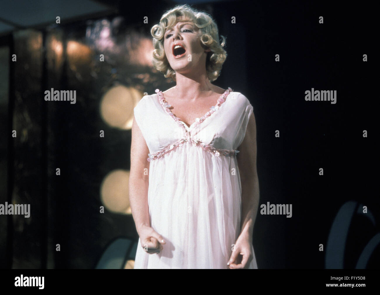 Singer kathy kirby hi-res stock photography and images - Alamy