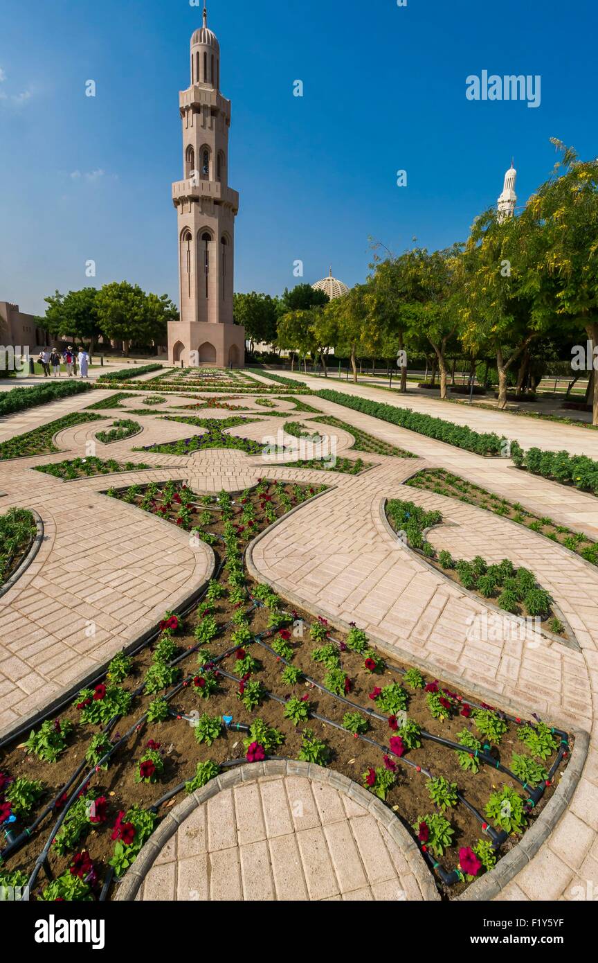 Oman, Muscat, Sultan Qaboos Grand Mosque, gardens Stock Photo - Alamy
