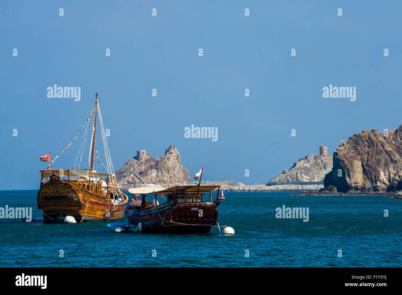 Oman, Muscat, Muttrah port Stock Photo - Alamy