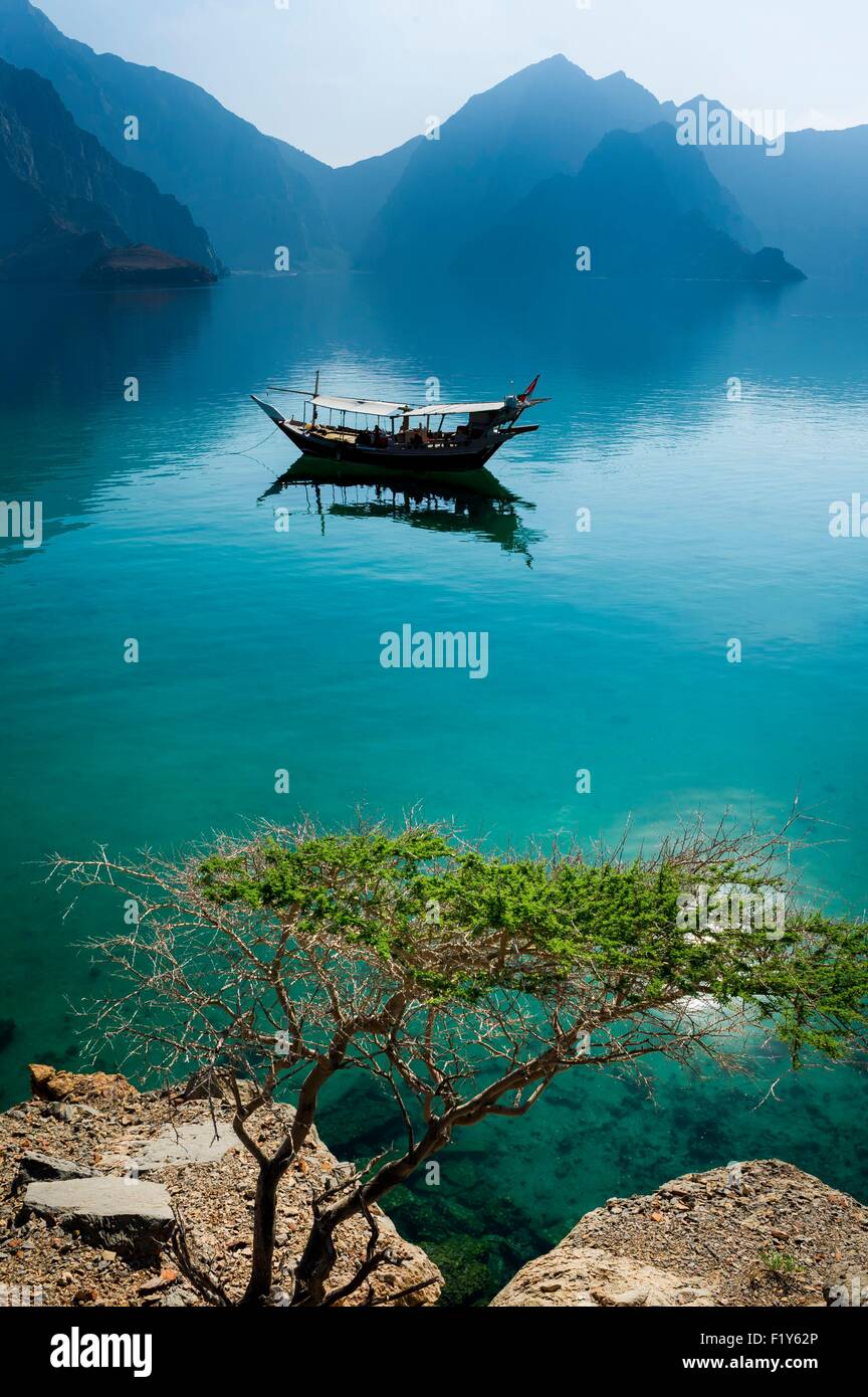 Musandam boat hi-res stock photography and images - Alamy