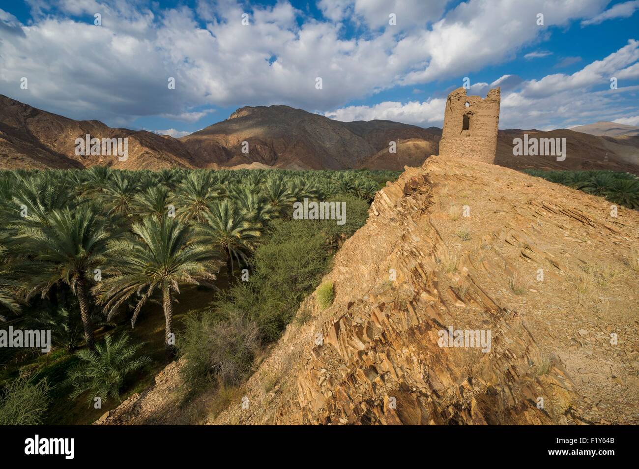 Oman village hi-res stock photography and images - Alamy