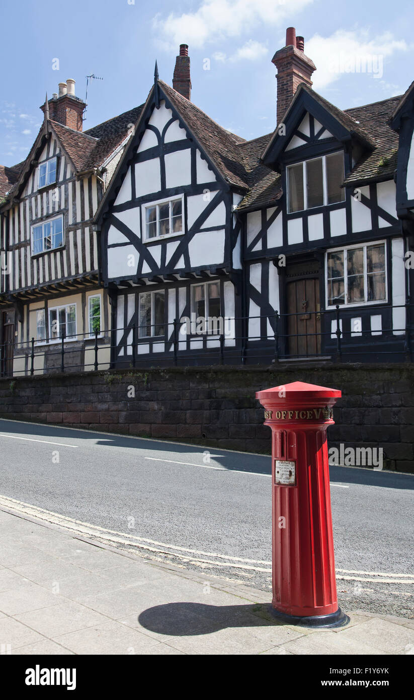 Victorian tudor house hi-res stock photography and images - Alamy