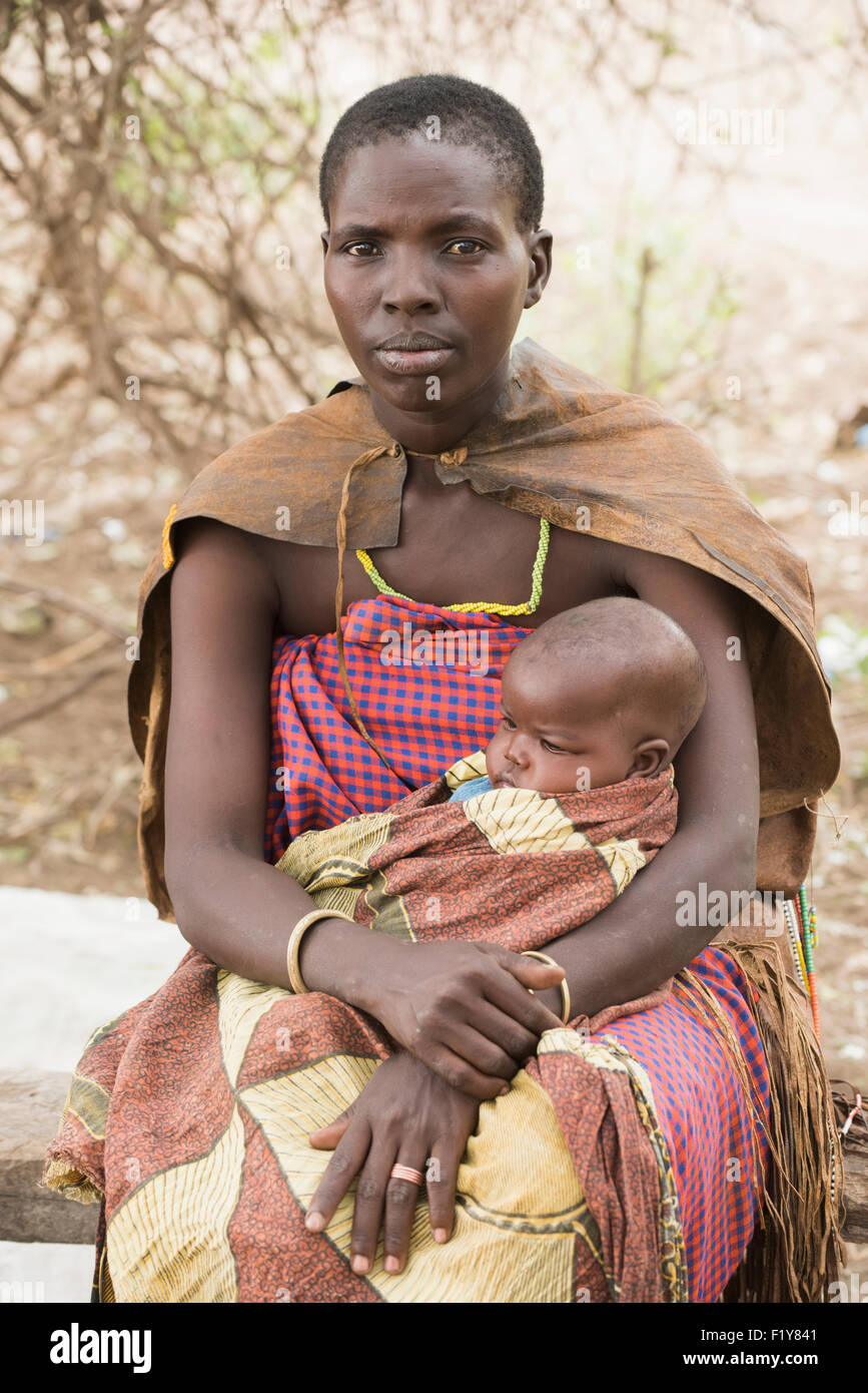 Africa tribal mother hi-res stock photography and images - Alamy