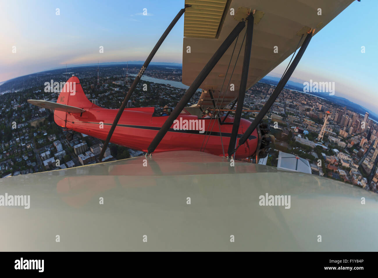 Vintage biplane wing hi-res stock photography and images - Alamy