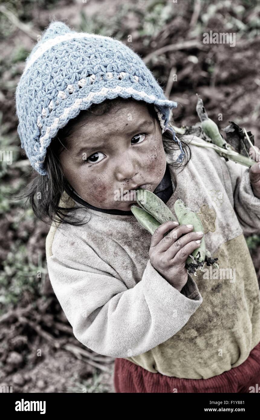 Peru child clothe hi-res stock photography and images - Alamy