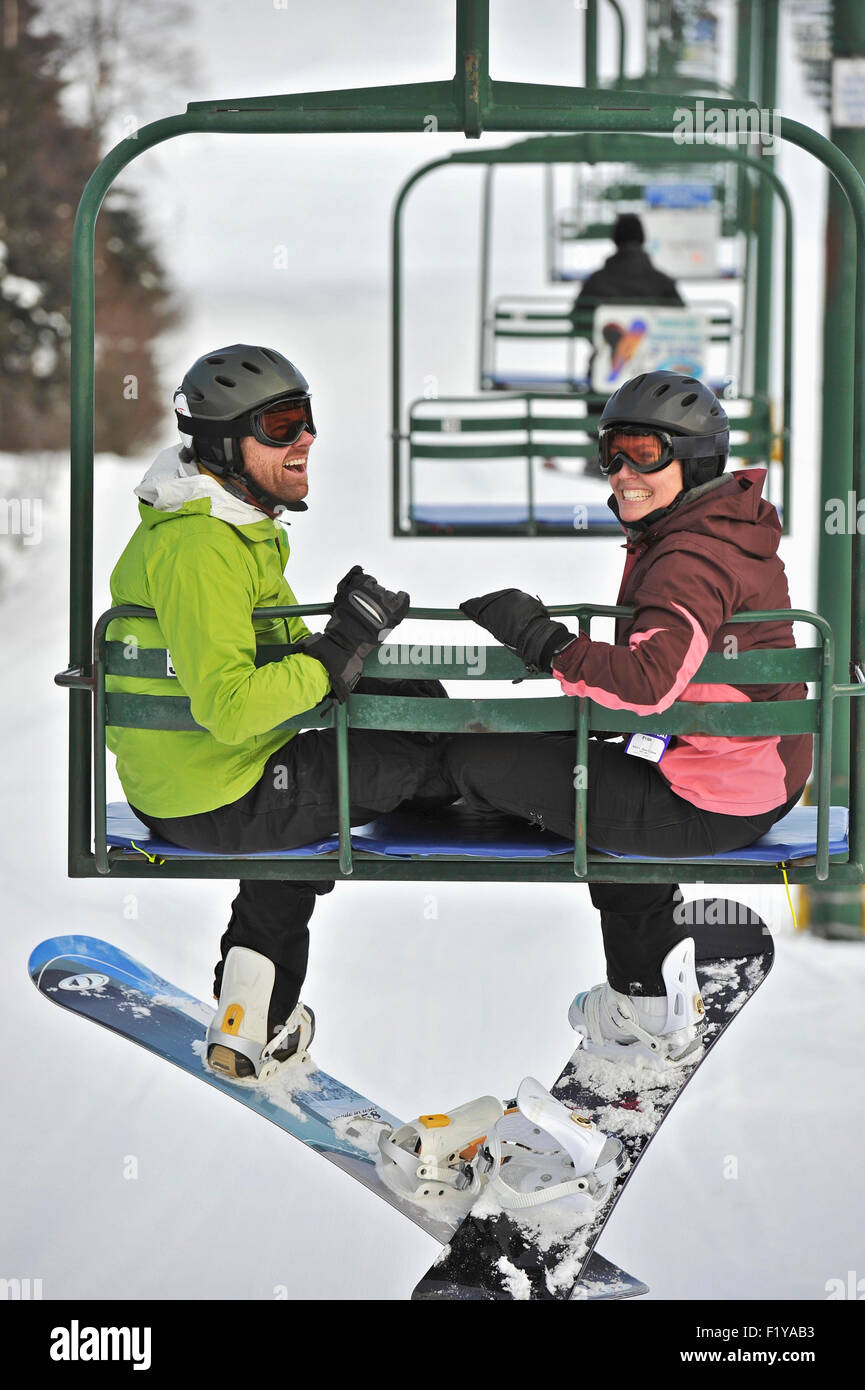 2 man lift hi-res stock photography and images - Alamy