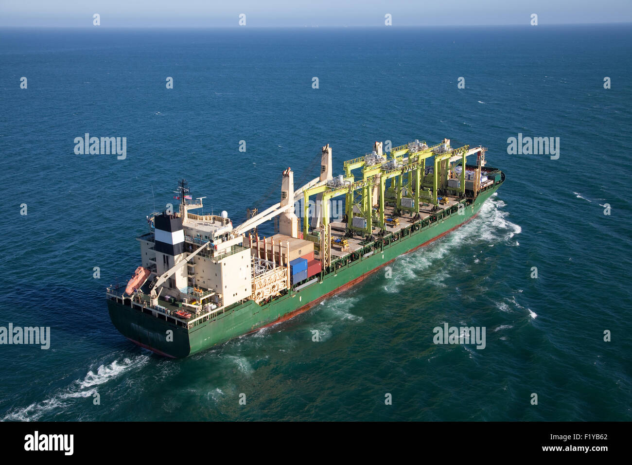 Ocean freighter hi-res stock photography and images - Alamy