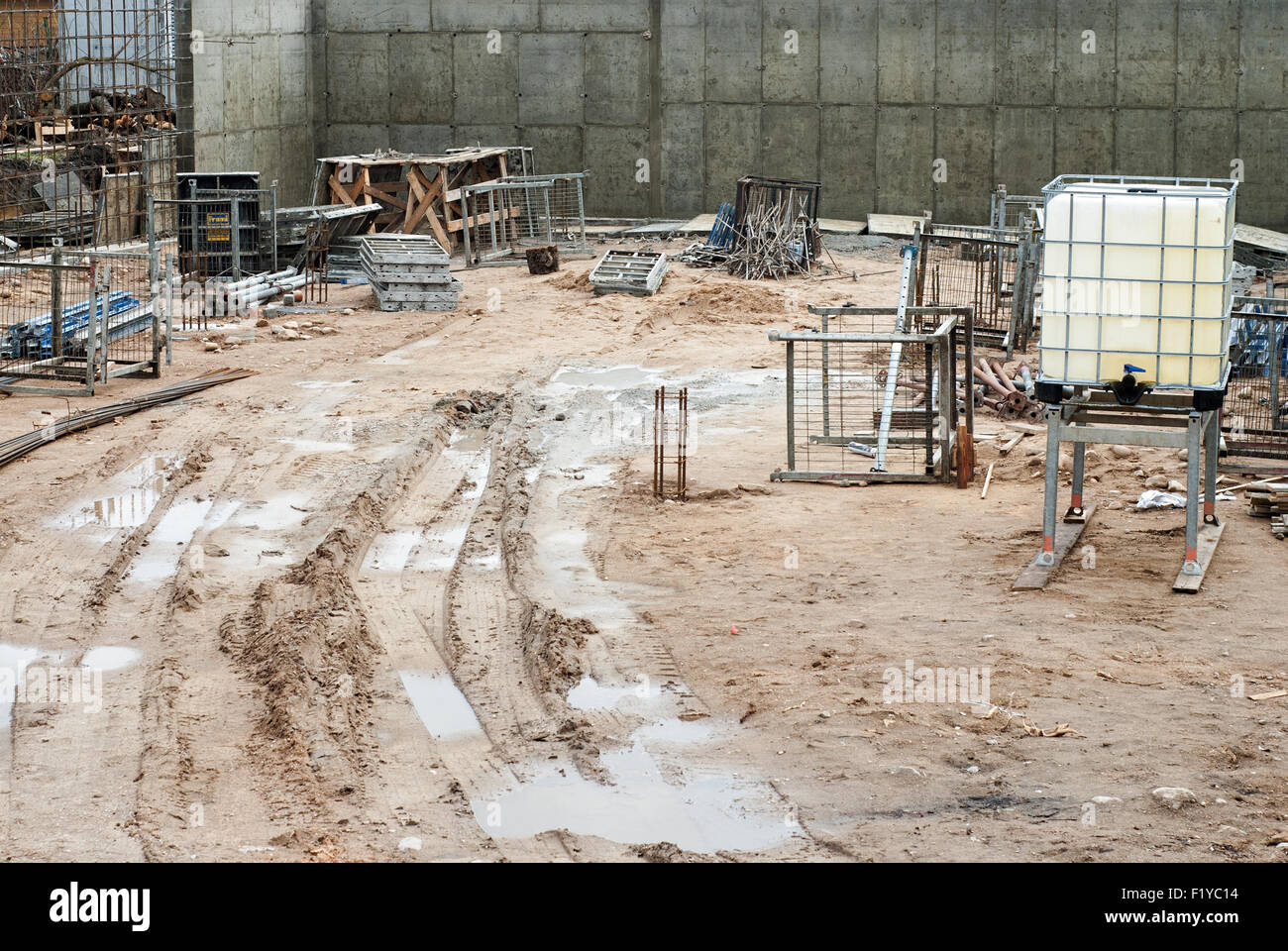 Building architecture mud construction hi-res stock photography and ...