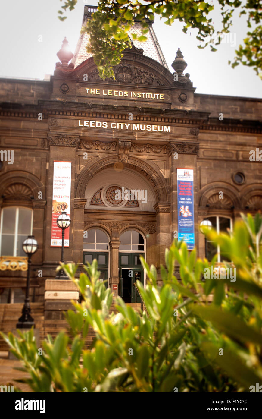 Leeds city culture hi-res stock photography and images - Alamy