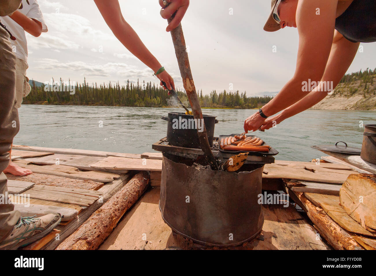 Log raft hi-res stock photography and images - Alamy