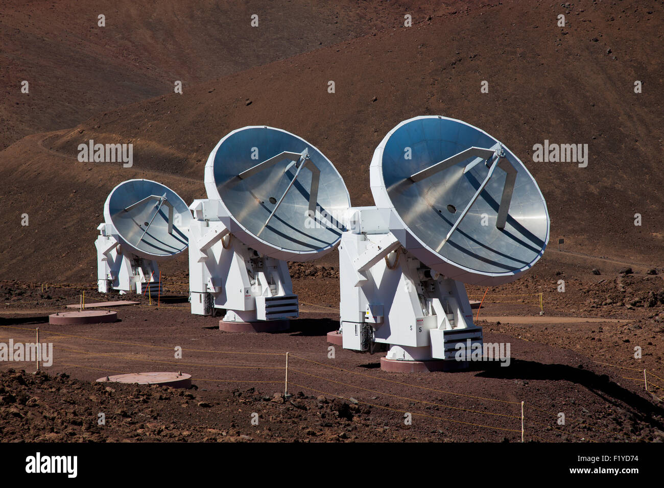 Hawaii Satellite Antennas Submillimeter Array On Maunakea Captures