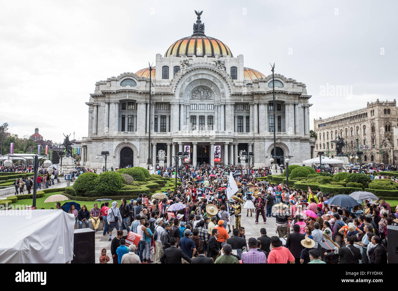 Mexican public spaces hi-res stock photography and images - Alamy