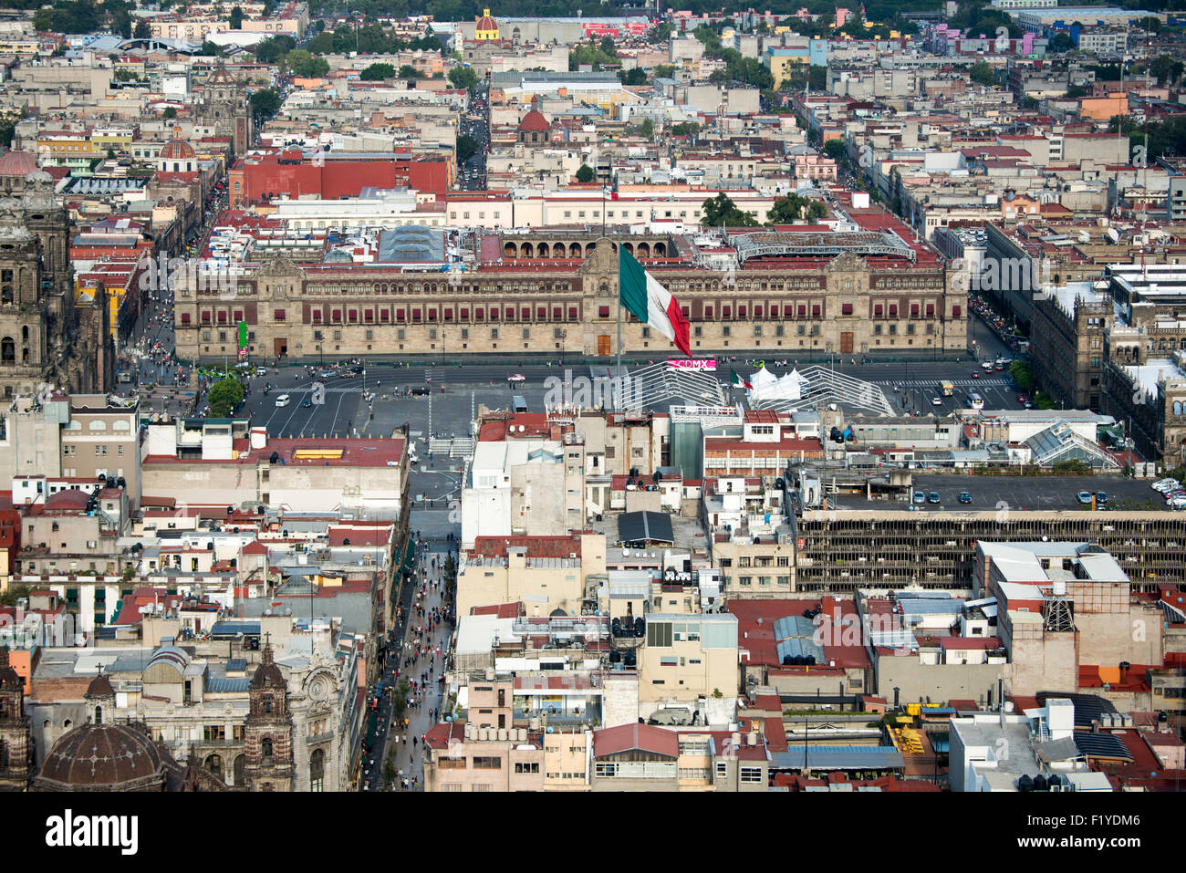 Zócalo Plaza De La Constitución Mexico City // MEXICO CITY, Mexico ...