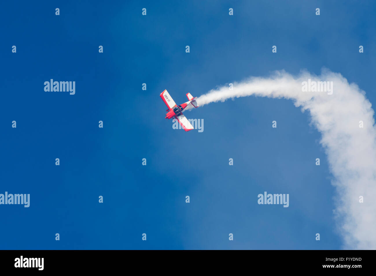 Stunt plane hi-res stock photography and images - Alamy