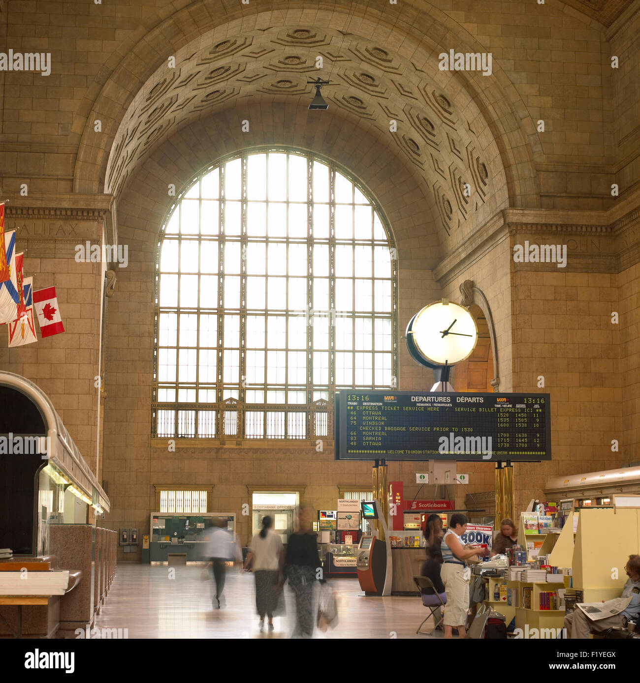 Arriving arrival hi-res stock photography and images - Alamy