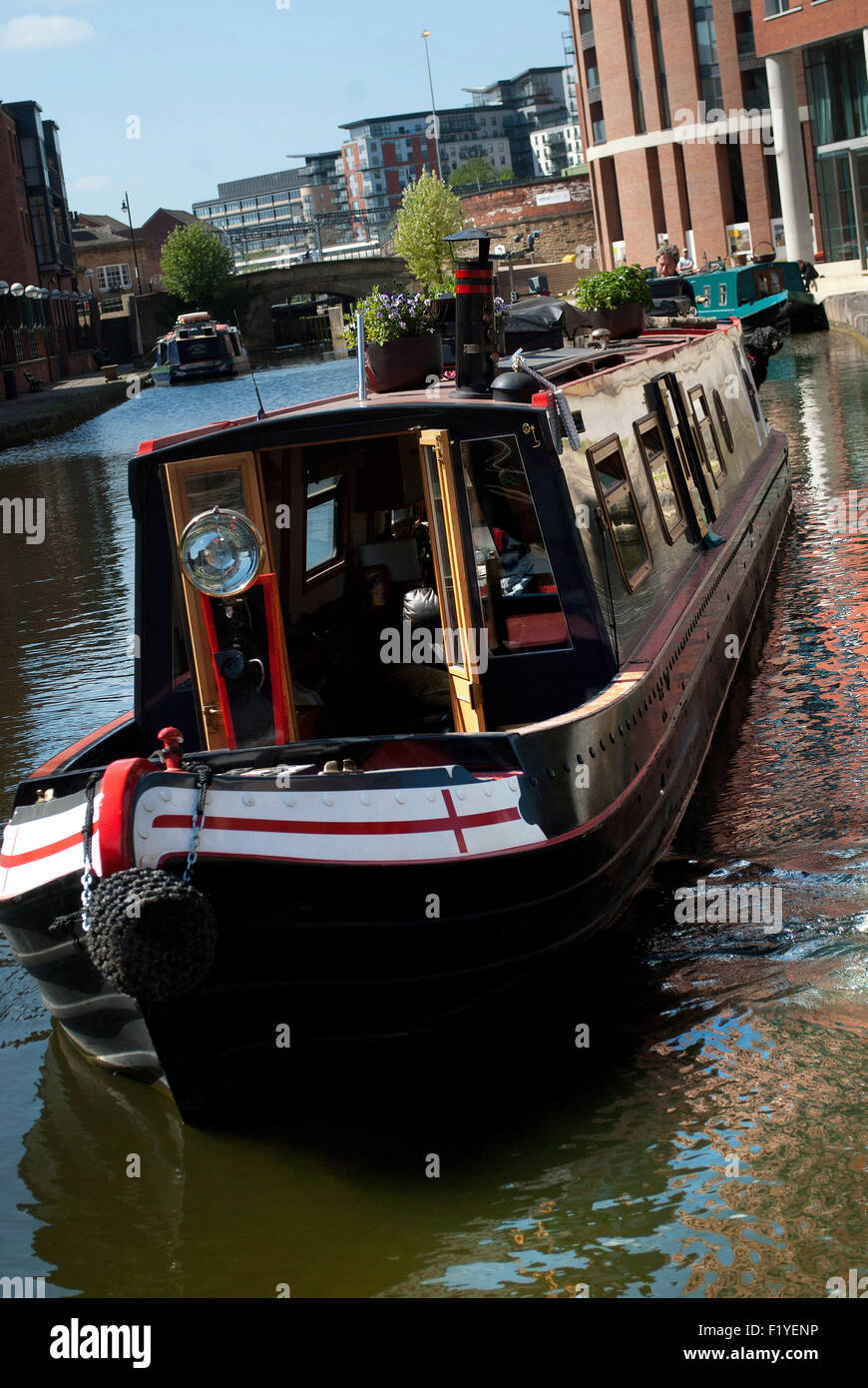 Canal boat, Granary Wharf, Leeds Stock Photo - Alamy