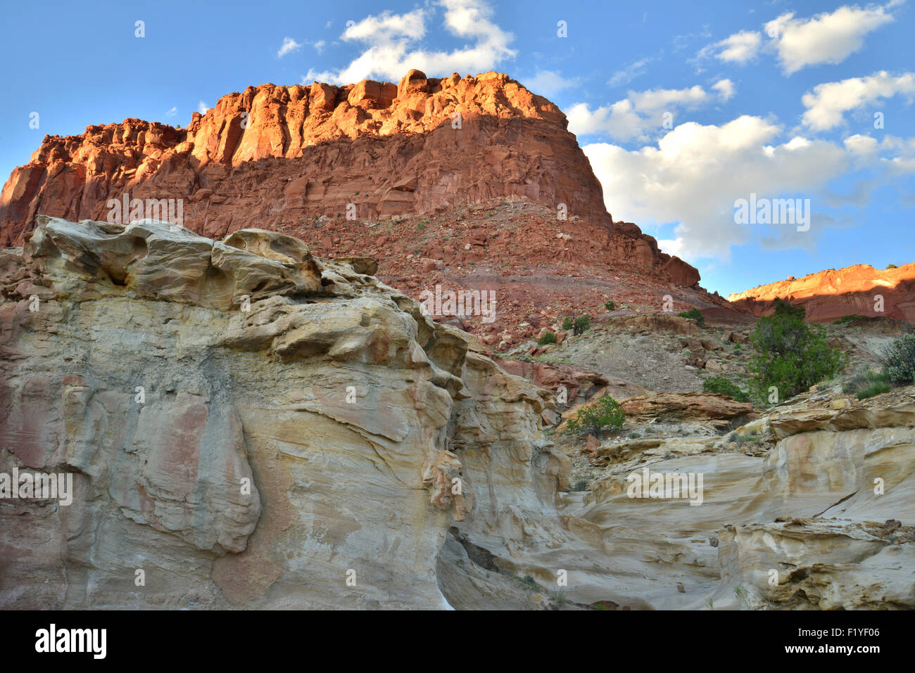 View along Highway 24 as it passes through Capitol Reef National Park ...