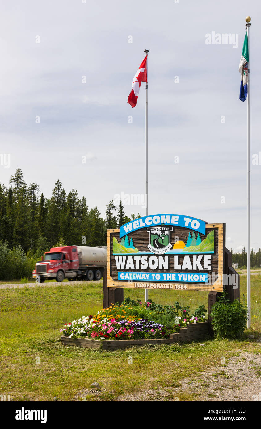 Welcome yukon territory canada sign hi-res stock photography and images ...