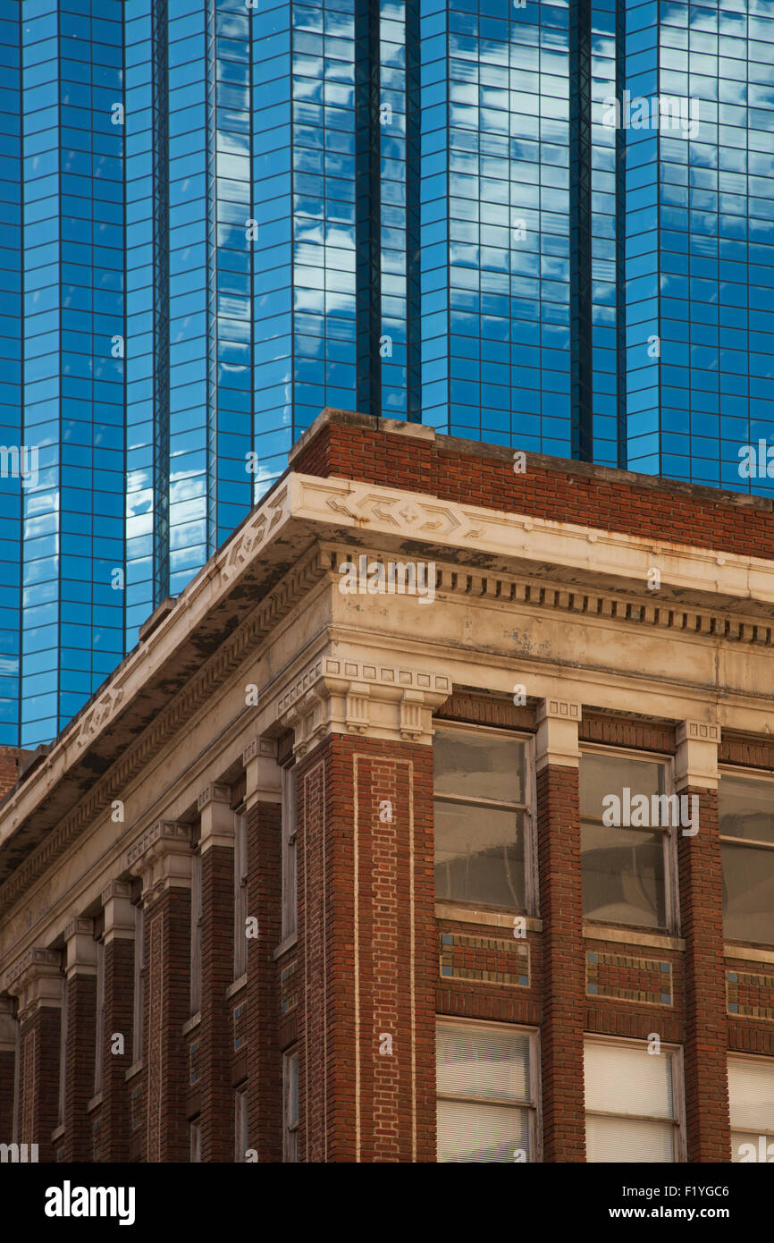 Office block detail hi-res stock photography and images - Alamy