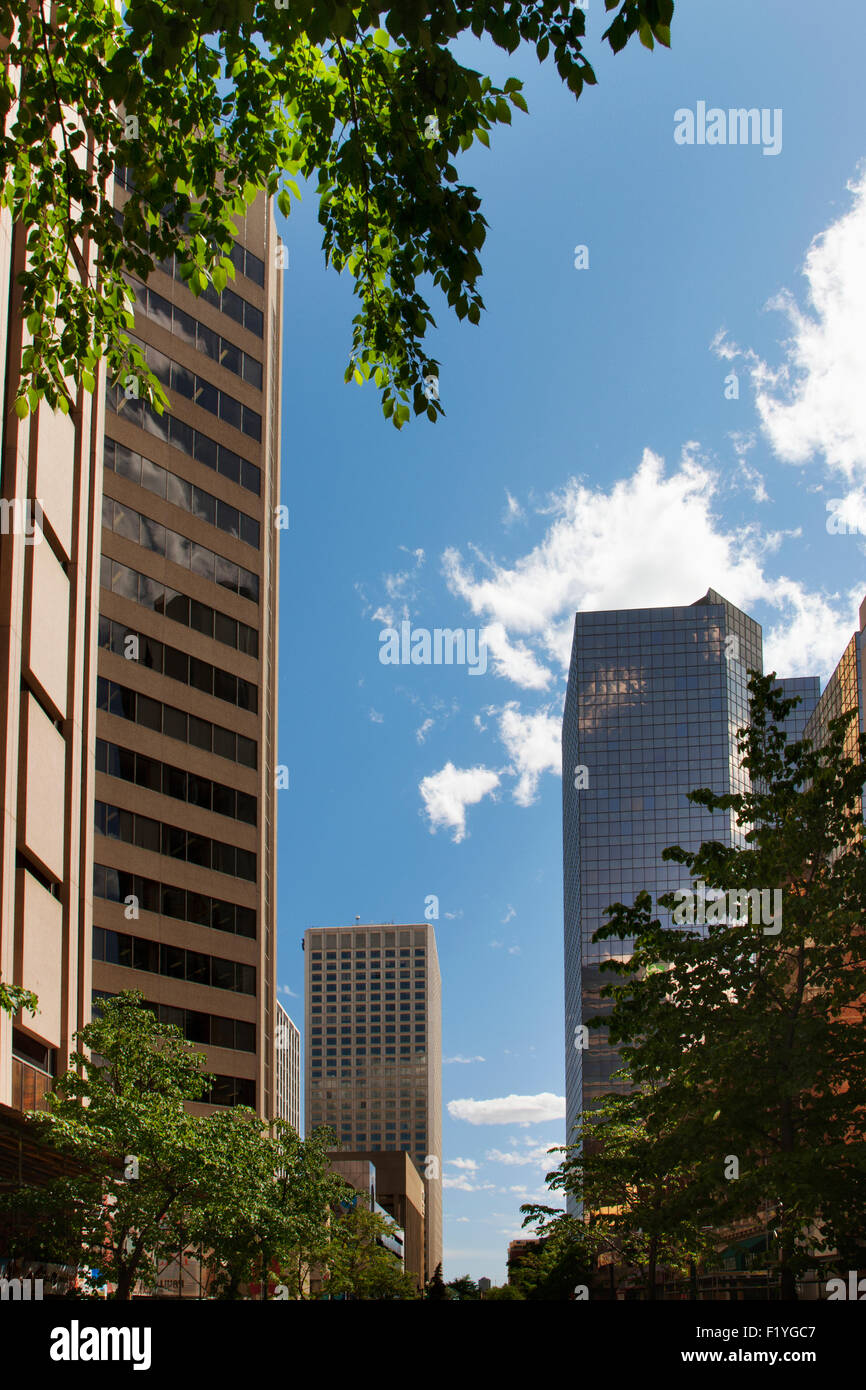 Skyscraper color block hi-res stock photography and images - Alamy