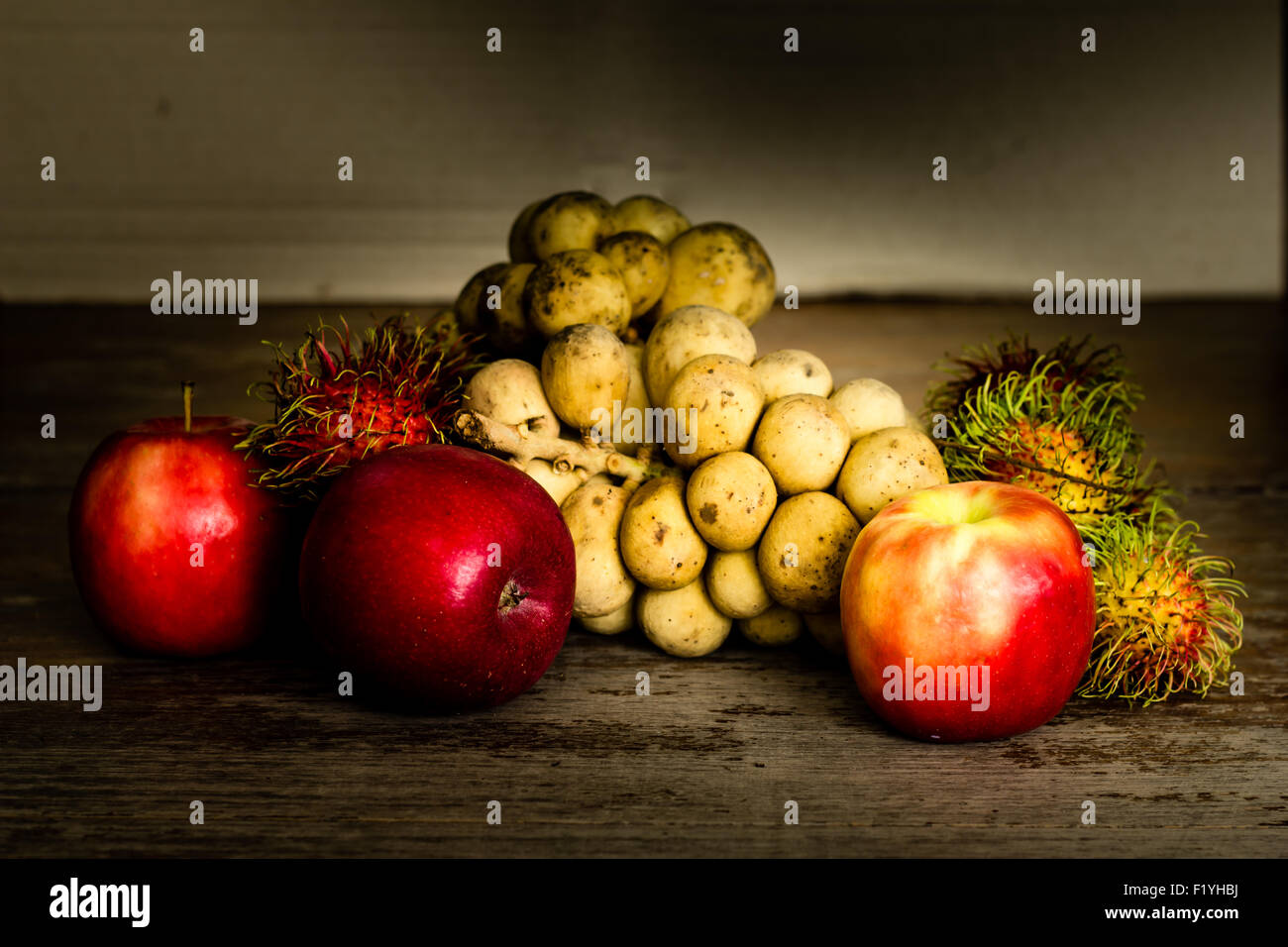 Still life of fruit hi-res stock photography and images - Alamy