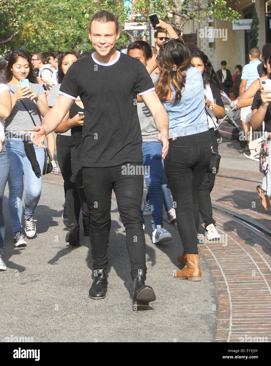 Ashton Irwin Meeting Fans