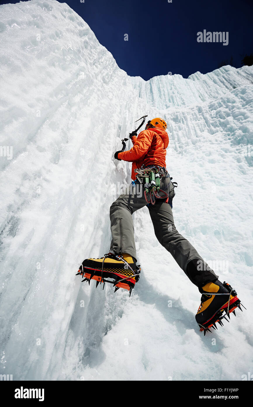 Mountaineering snow man pick hi-res stock photography and images - Alamy