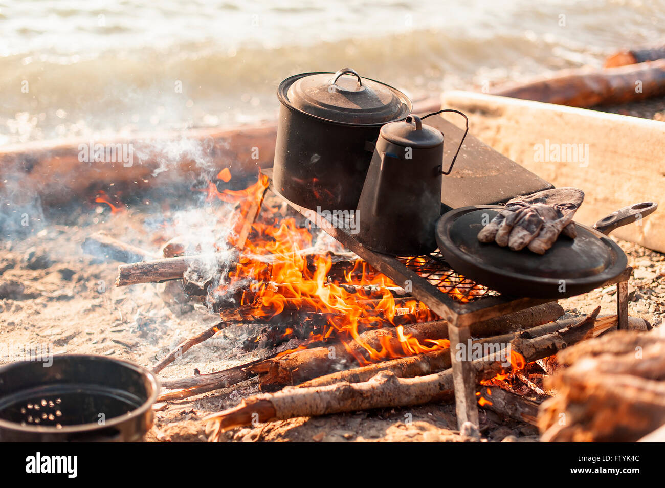 Log fire people canada hi-res stock photography and images - Alamy
