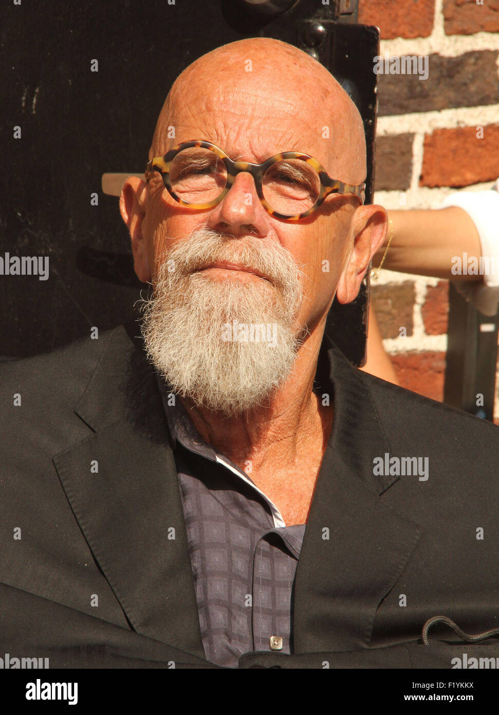 Chuck close artist hi-res stock photography and images - Alamy