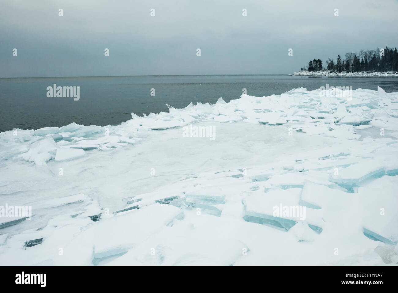 Icy shoreline of Lake Superior in winter, North Shore, Grand Marais ...