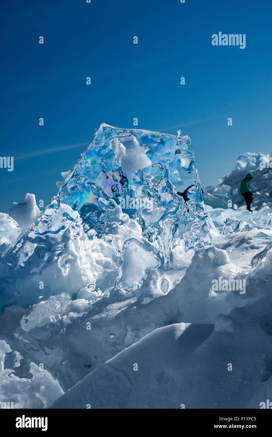 Piled plate hi-res stock photography and images - Alamy