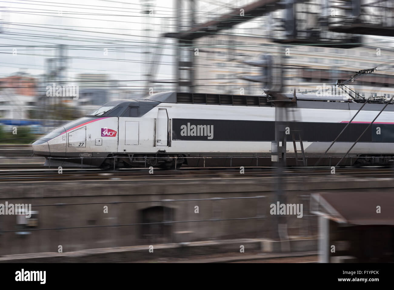 White high speed train hi-res stock photography and images - Alamy