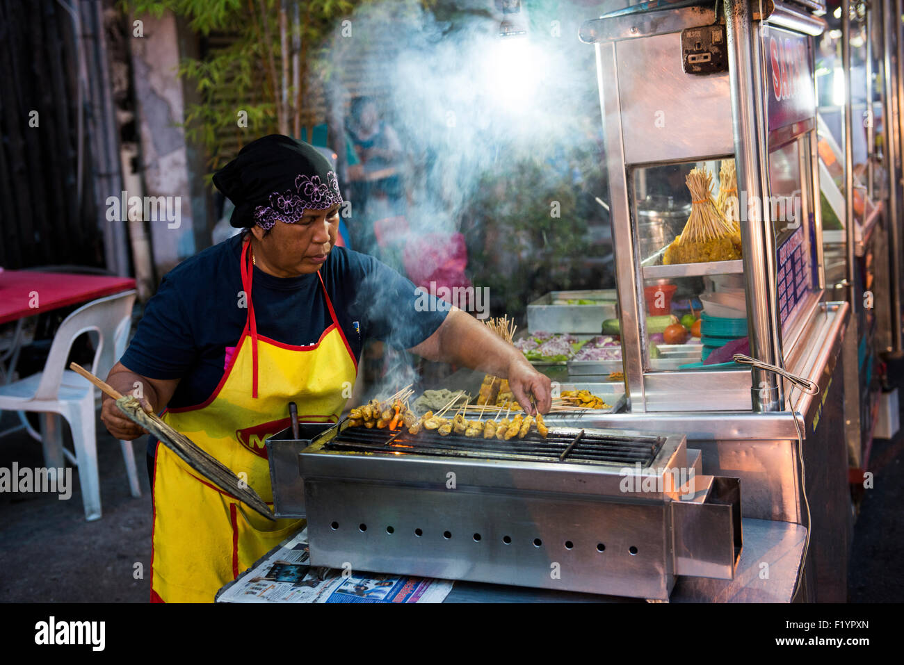 Street food stalls at the vibrant night market in Georgetown, Penang ...